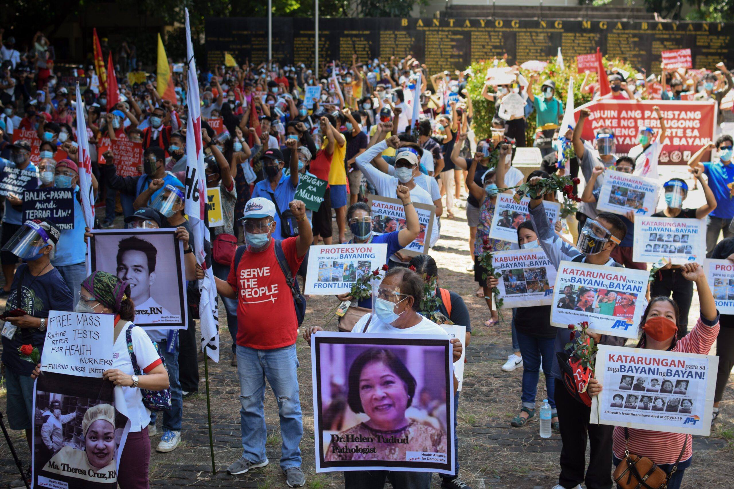 IN PHOTOS: Groups honor 'frontliners' on National Heroes Day